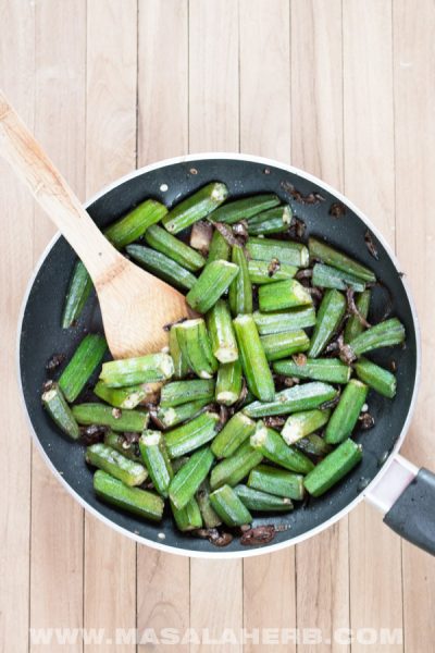 10 minute Pan Fried Okra Recipe [+Video] | Masala Herb