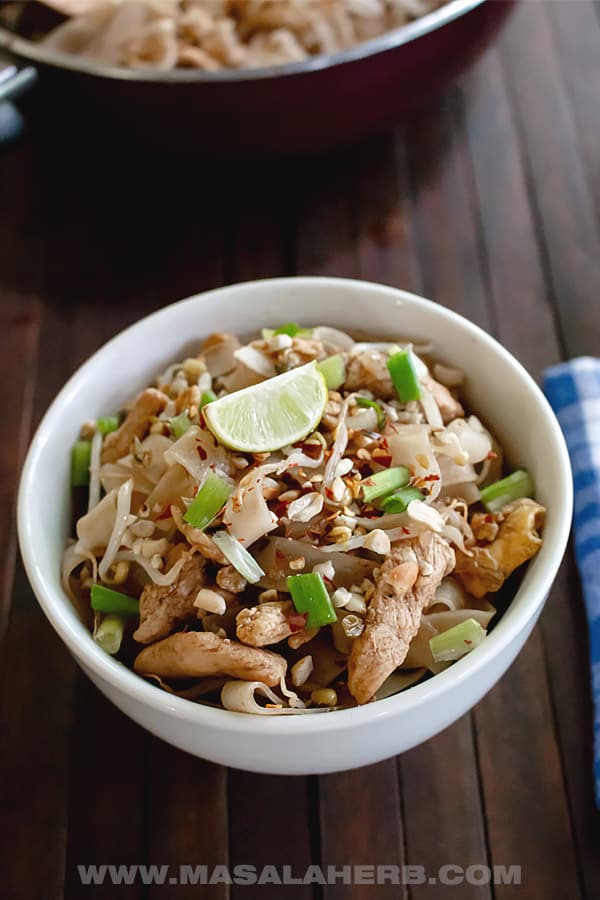 Easy Chicken Pad Thai Recipe [One-Pan] - Masala Herb