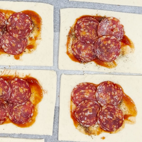 Pepperoni Pizza Pocket Recipe (Mini Calzone)
