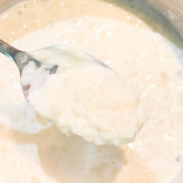 Halloween Dessert Pudding: Maggots and Worms