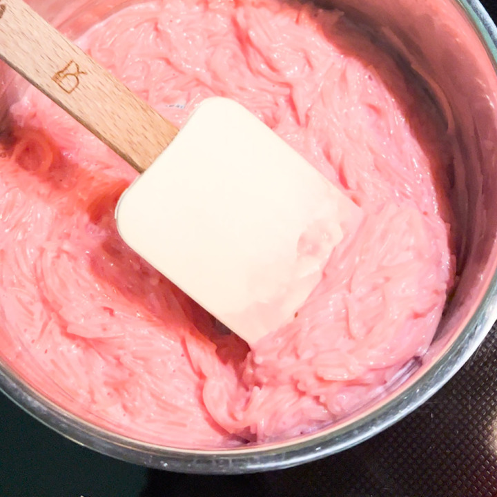 Halloween Dessert Pudding: Maggots and Worms