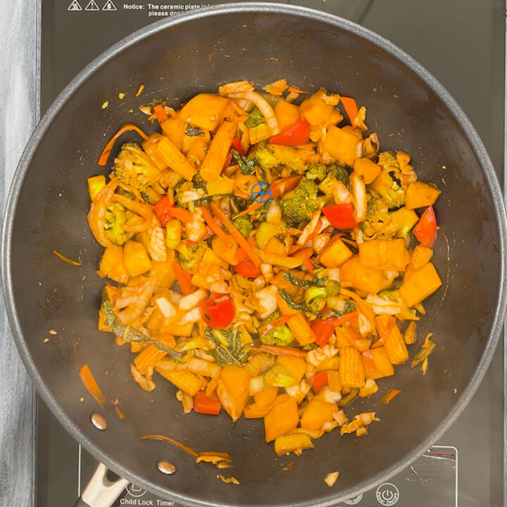 Asian Vegetable Stir Fry with Fresh Vegetables and Sauce