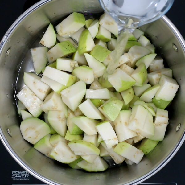 How to Make Guava Purée from Fresh Fruits