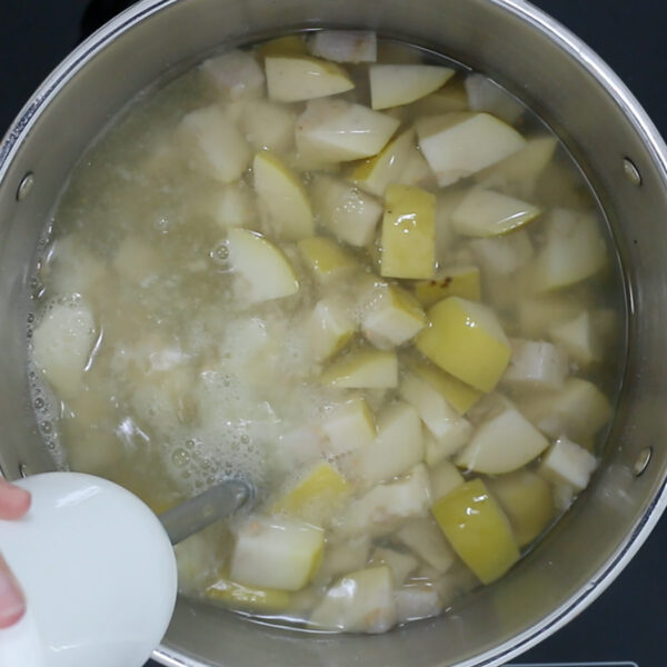 How to Make Guava Purée from Fresh Fruits