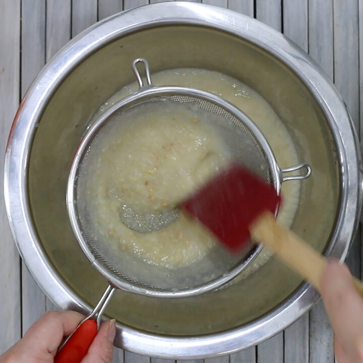 How to Make Guava Purée from Fresh Fruits