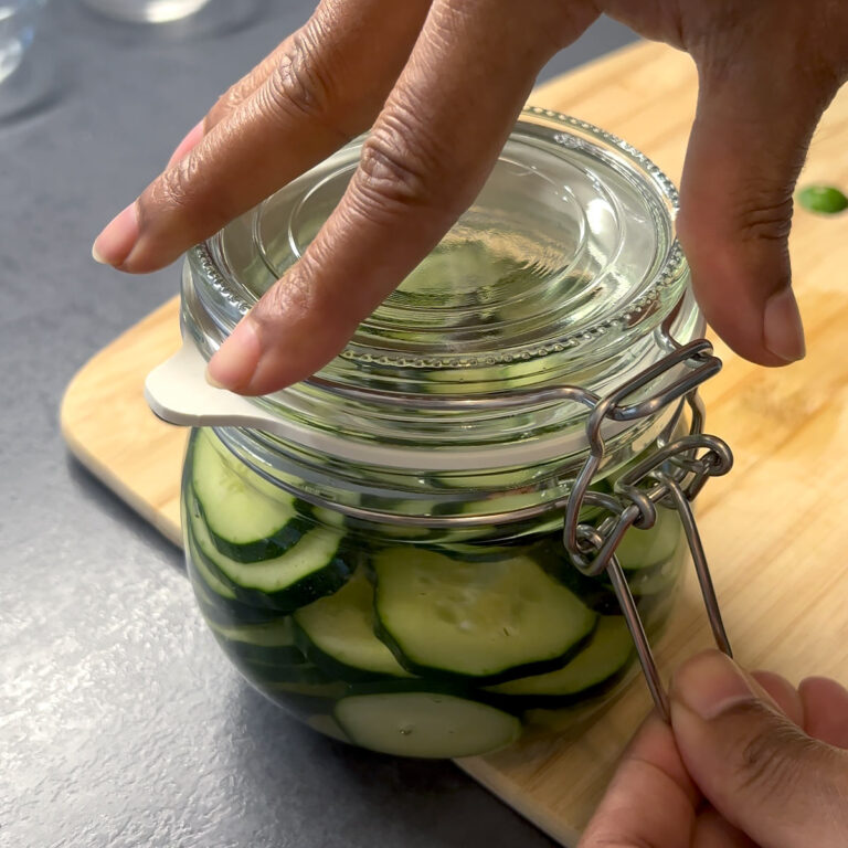 10 Minute Pickled Cucumber Slices (Refrigerator)