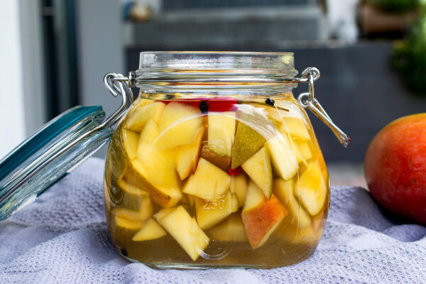10 Minute Pickled Mango (Refrigerator)