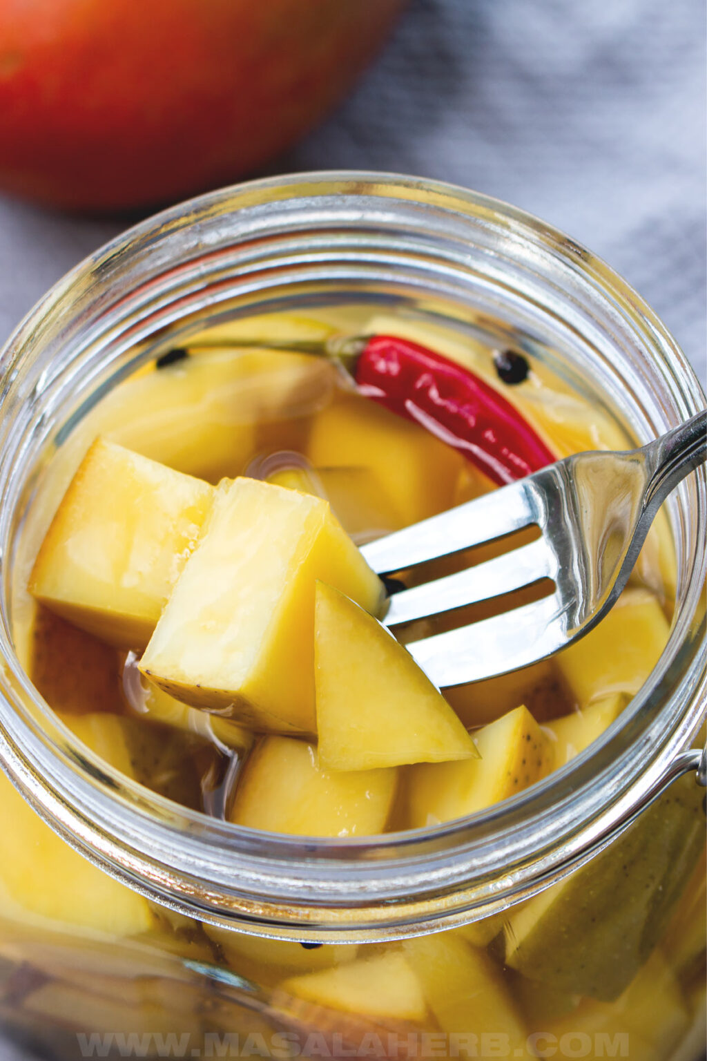 10 Minute Pickled Mango (Refrigerator)