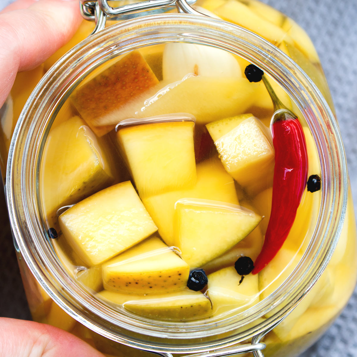 10 Minute Pickled Mango (Refrigerator)