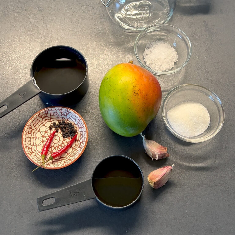 10 Minute Pickled Mango (Refrigerator)