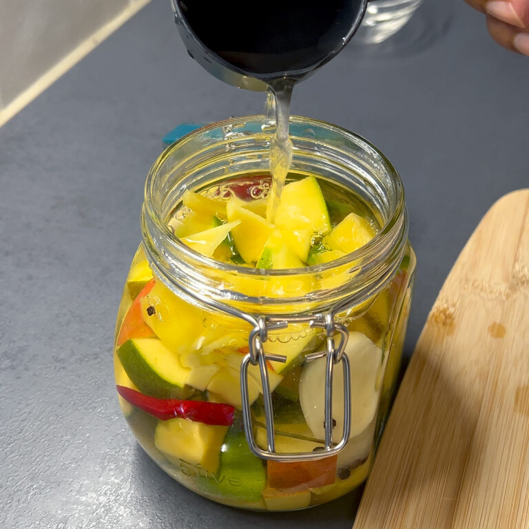 10 Minute Pickled Mango (Refrigerator)