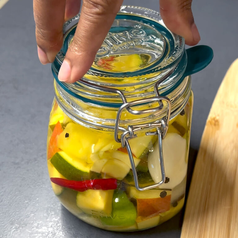 10 Minute Pickled Mango (Refrigerator)